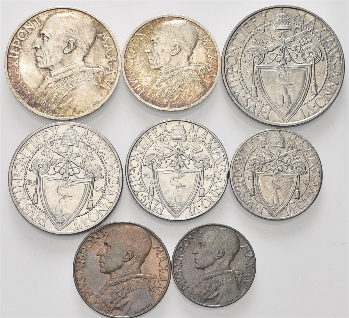 CITTA' DEL VATICANO - Pio XII (Eugenio Pacelli), 1939-1958. - Serie di 8 valori del 1944 a. VI ...